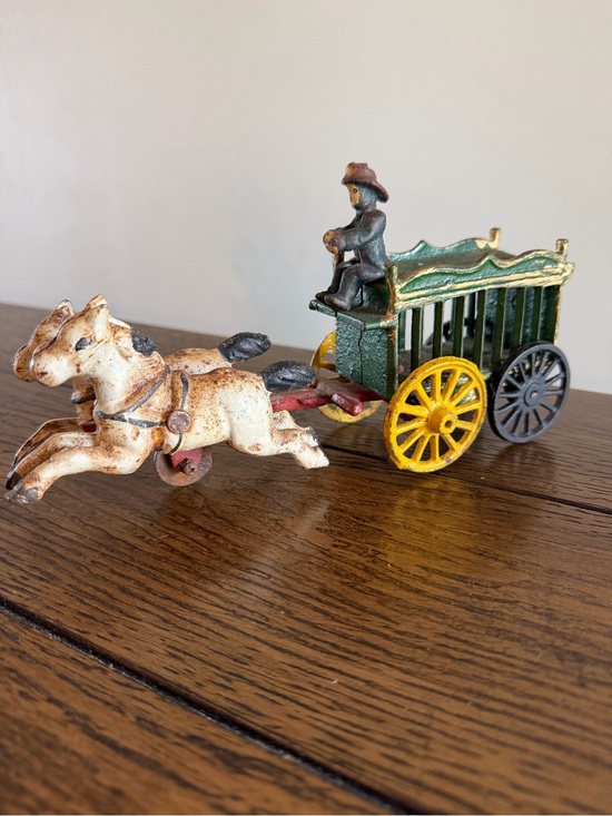 Accents | Vintage Cast Iron Stage Coach With Driver And Two Horses Ice ...